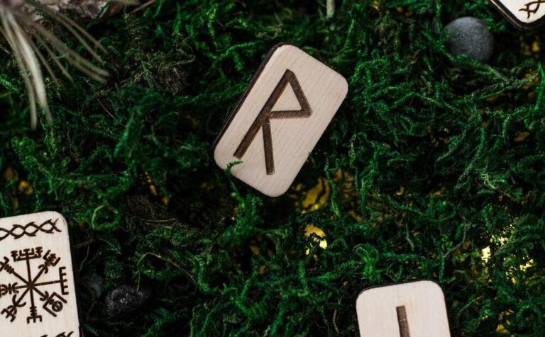 Runy i słowa runiczne w diablo 2 resurrected